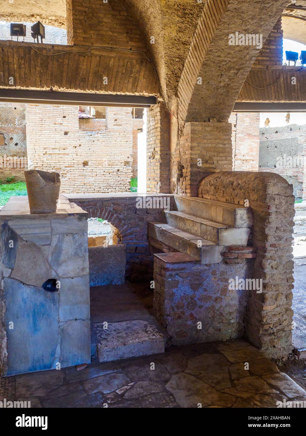 Thermopolium in Via di Diana - The building, used as an inn with a wine ...