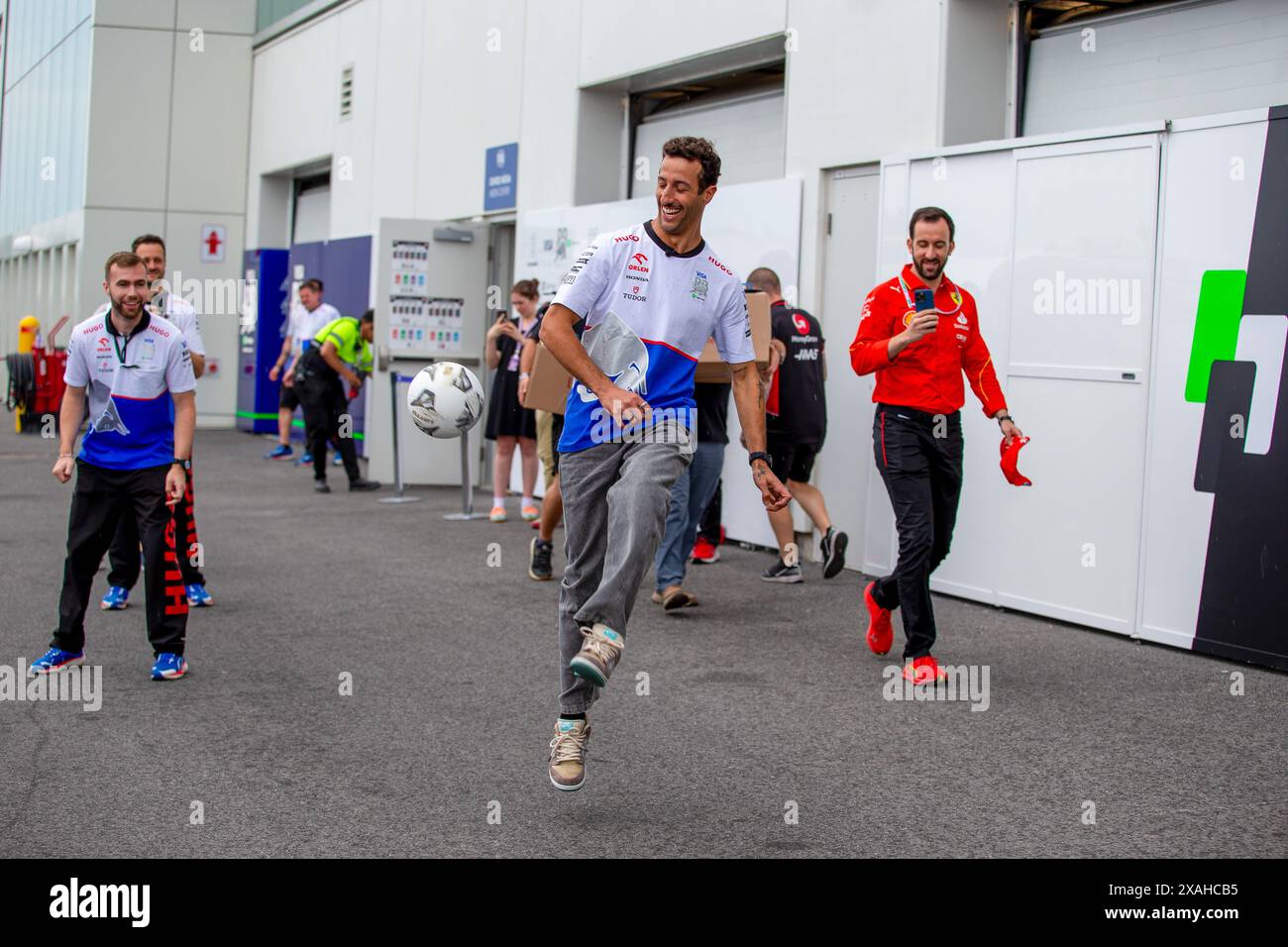 Daniel Ricciardo (AUS) - Visa Cash App RB F1 Team - RB VCARB01 - Honda ...