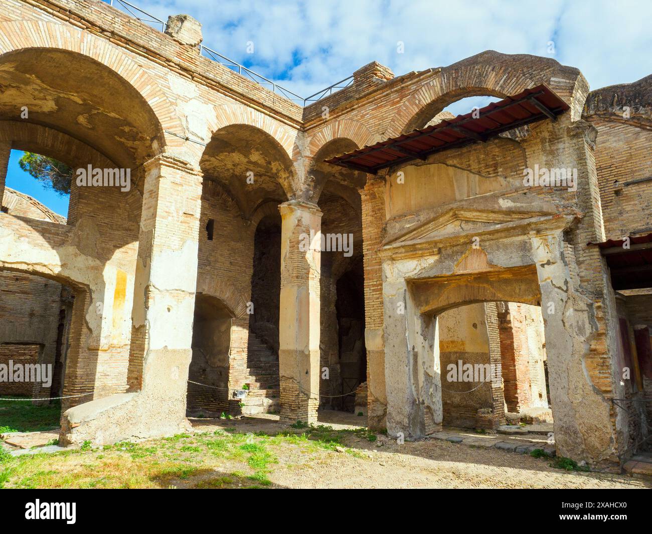 Caseggiato del Serapide - The building, of the Hadrianic period (AD 117 ...