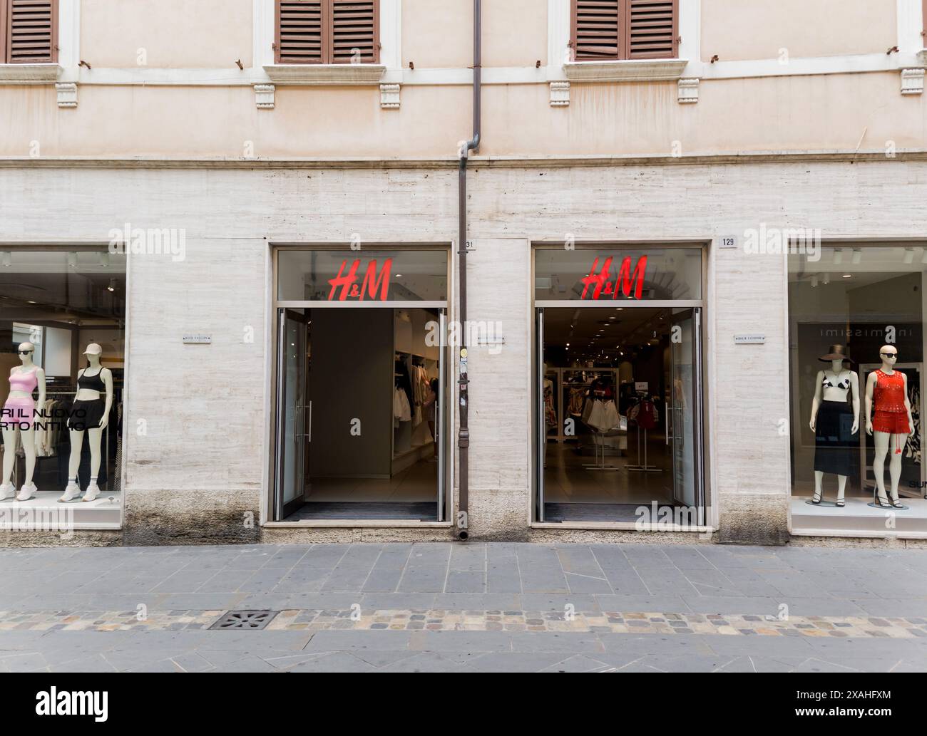 M logo showcase hi-res stock photography and images - Alamy