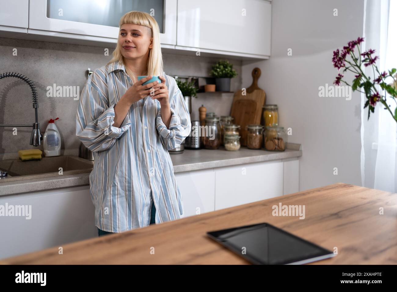 Young happy freshly divorced or recently single woman after toxic ...