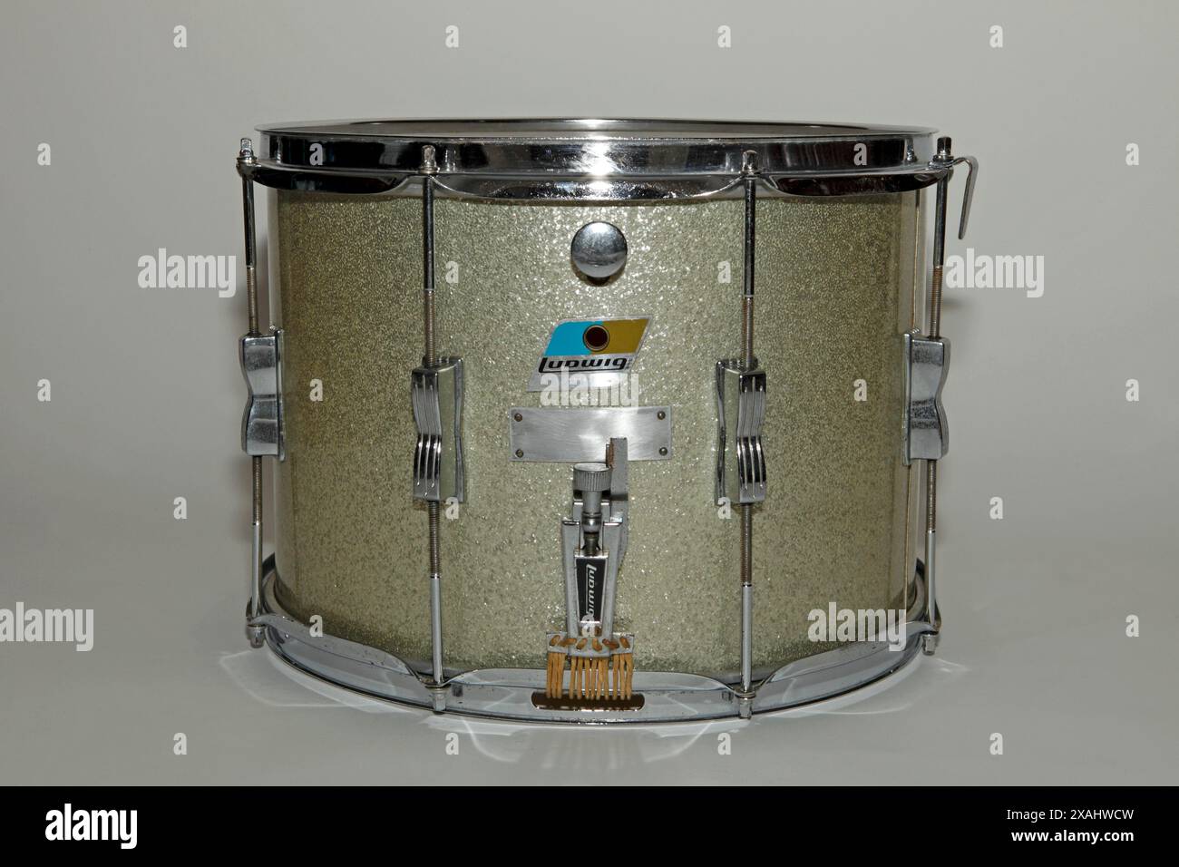 Marching snare drum, deep snare drum, military snare drum with gutu ...