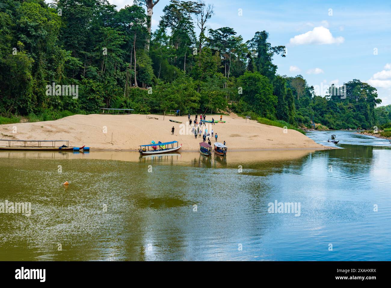Pahang, Malaysia - May 14, 2024 : Tourists enjoying Kuala Tahan Jetty ...