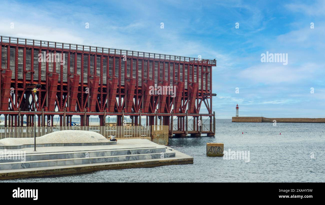 Cable ingles, old mineral loading bay of the port of Almería Stock ...