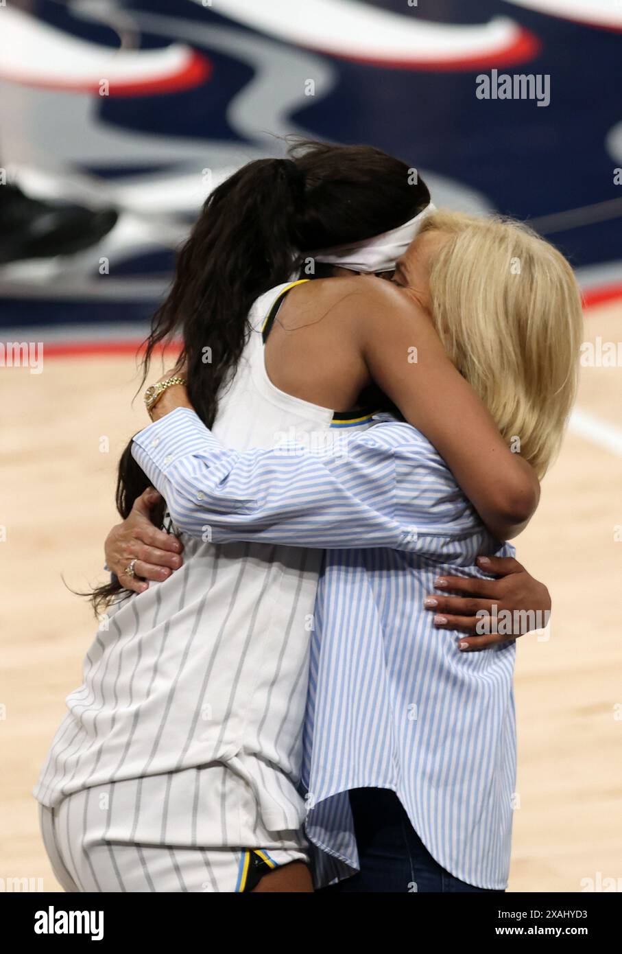 Washington, DC, USA. 6th June, 2024. Angel Reese embraces former coach ...