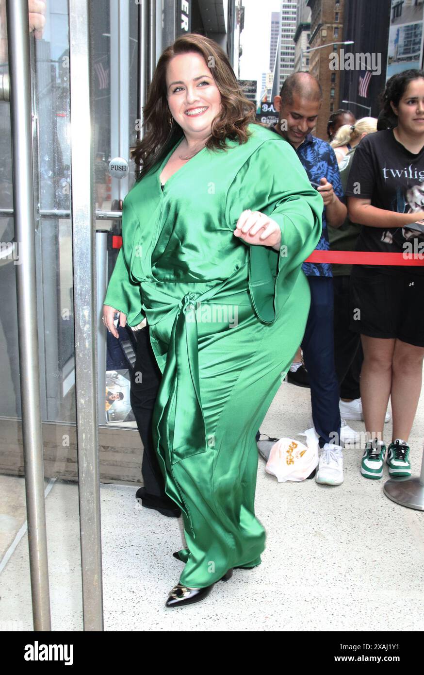 New York, NY, USA. 6th June, 2024. Jessica Gunning seen arriving at he ...