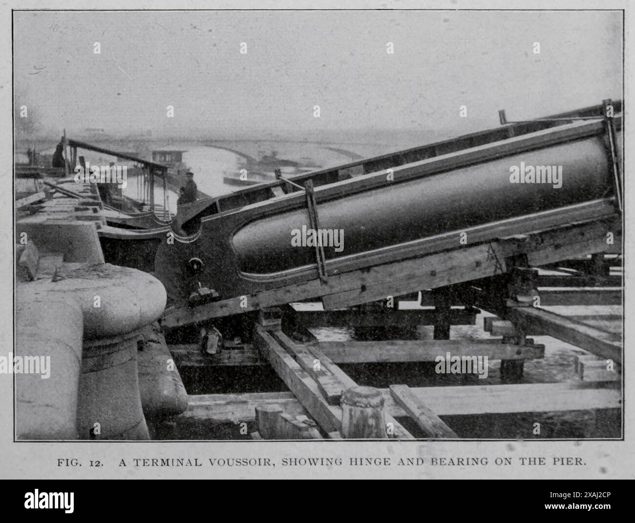 A terminal voussoir showing hinge and bearing on the pier from the ...