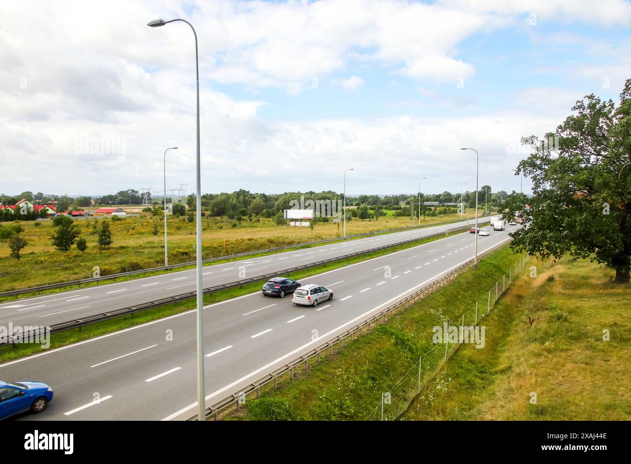 Pavement crossover hi-res stock photography and images - Alamy