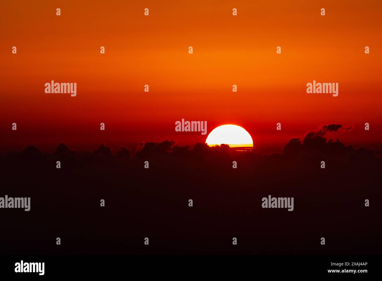 Sunrise lit clouds hi-res stock photography and images - Alamy