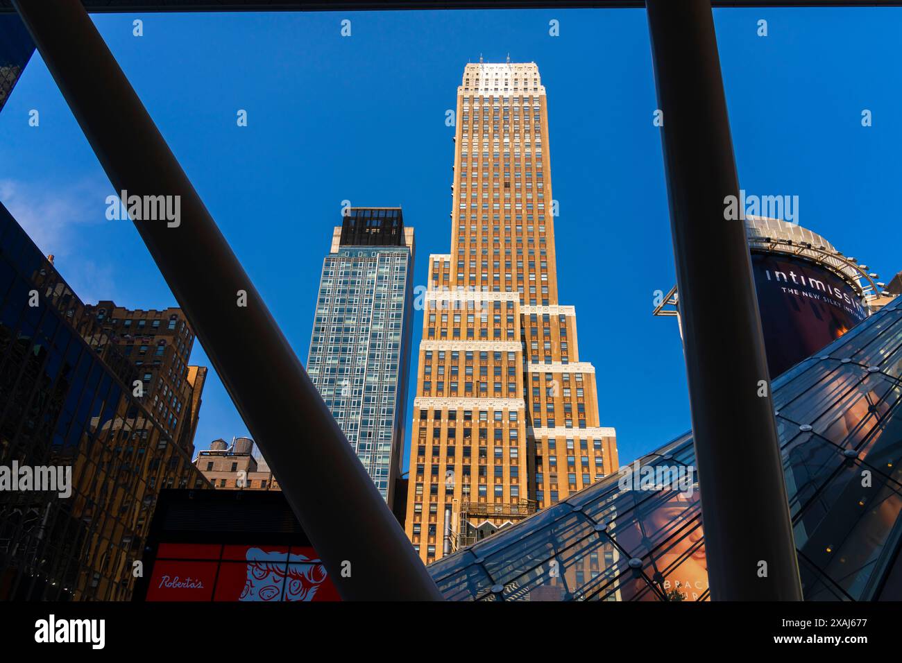 Richness of forms hi-res stock photography and images - Alamy