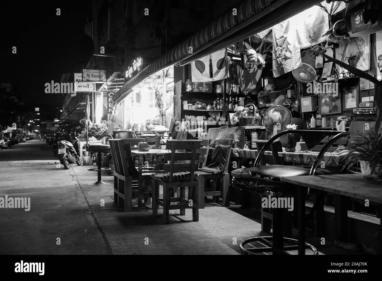 street life with buildings and people in Soi Buakhao of Pattaya ...