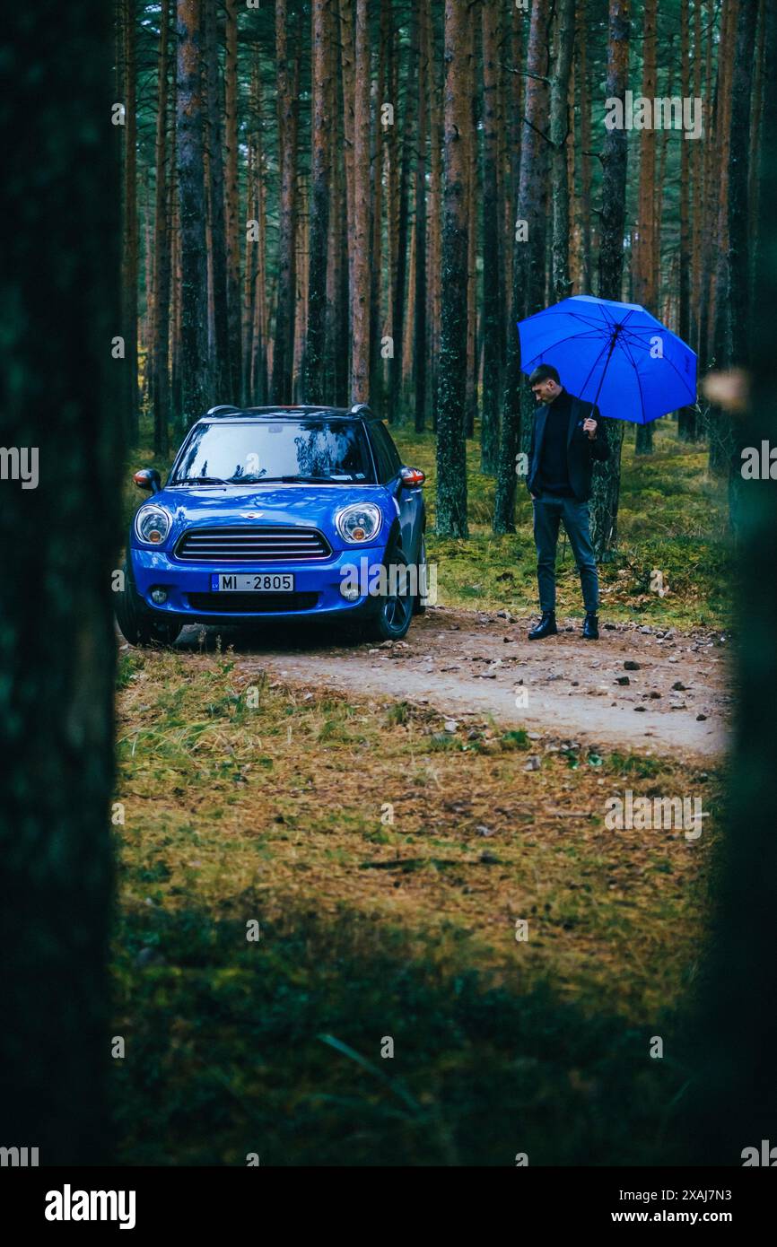 Mini cooper country men hi-res stock photography and images - Alamy