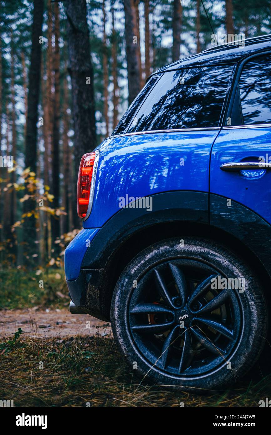 Mini cooper country men hi-res stock photography and images - Alamy