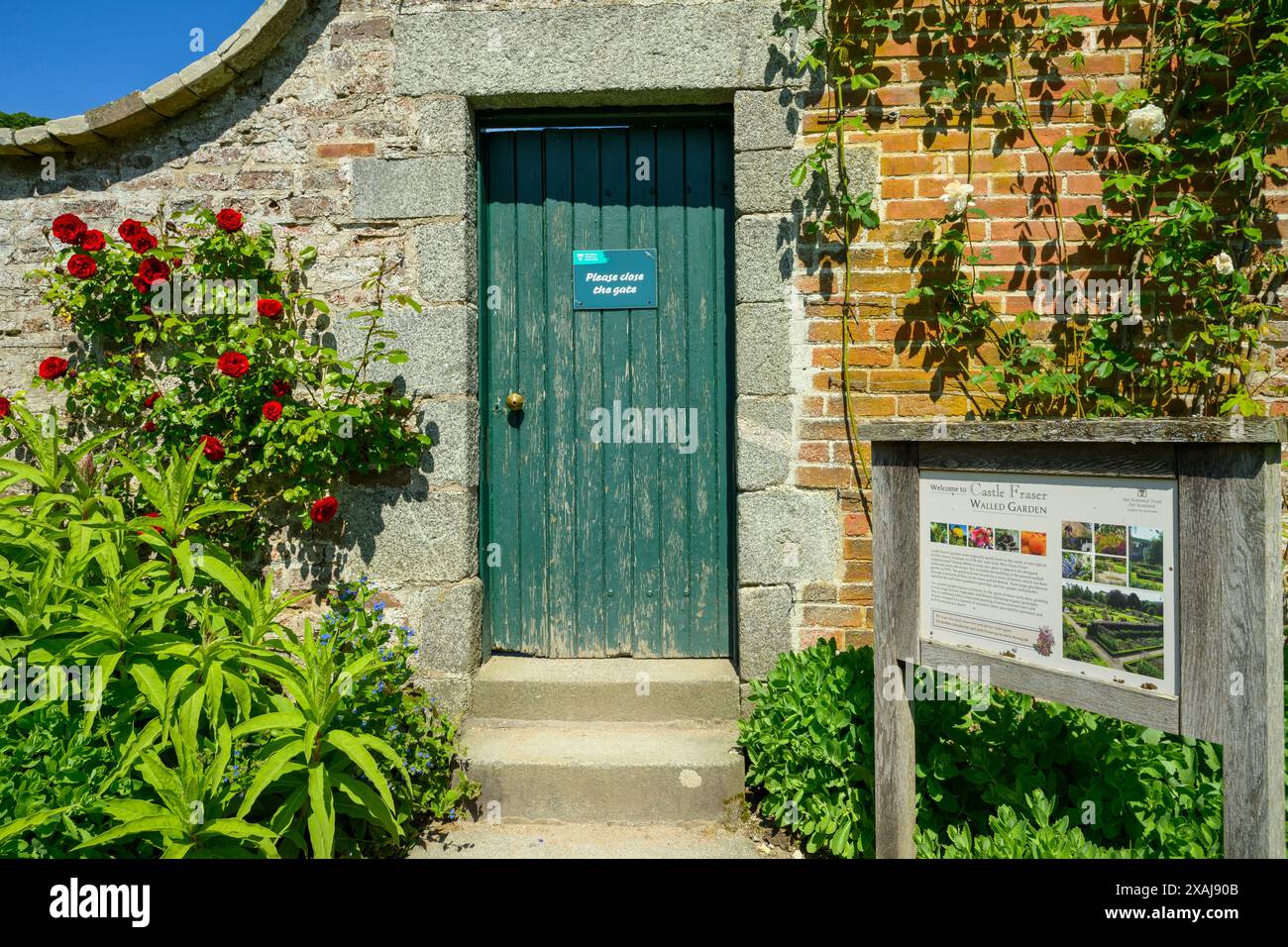 Muchalls castle hi-res stock photography and images - Alamy