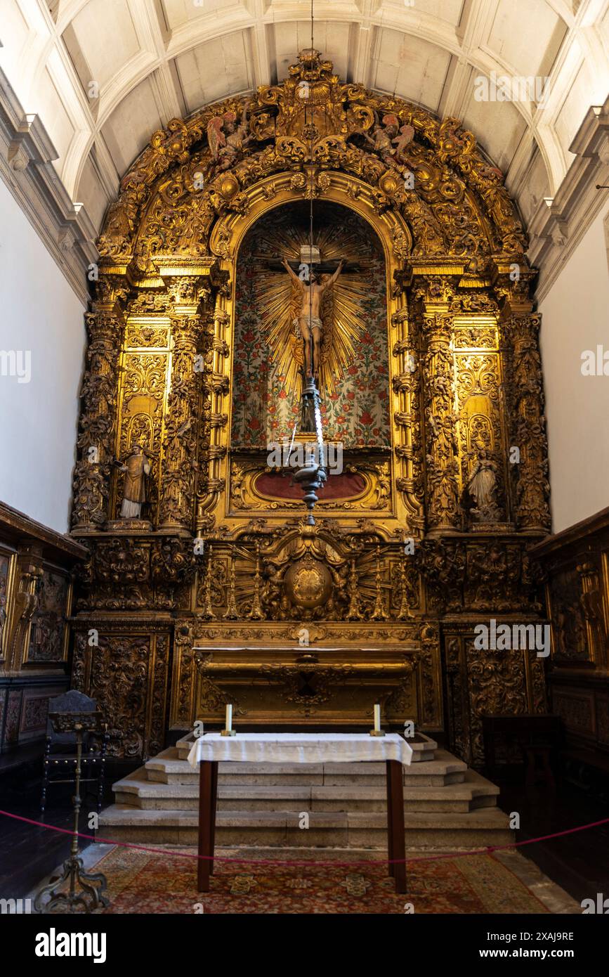 Altar of the Porto Cathedral, of Romanesque, Gothic and Baroque style ...