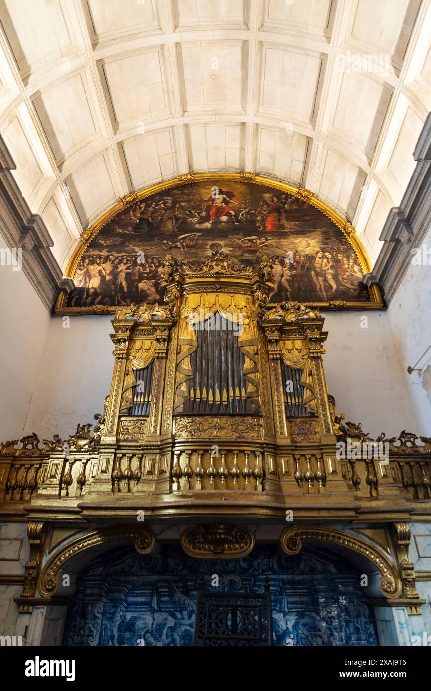 Pipe organ of the Porto Cathedral, of Romanesque, Gothic and Baroque ...