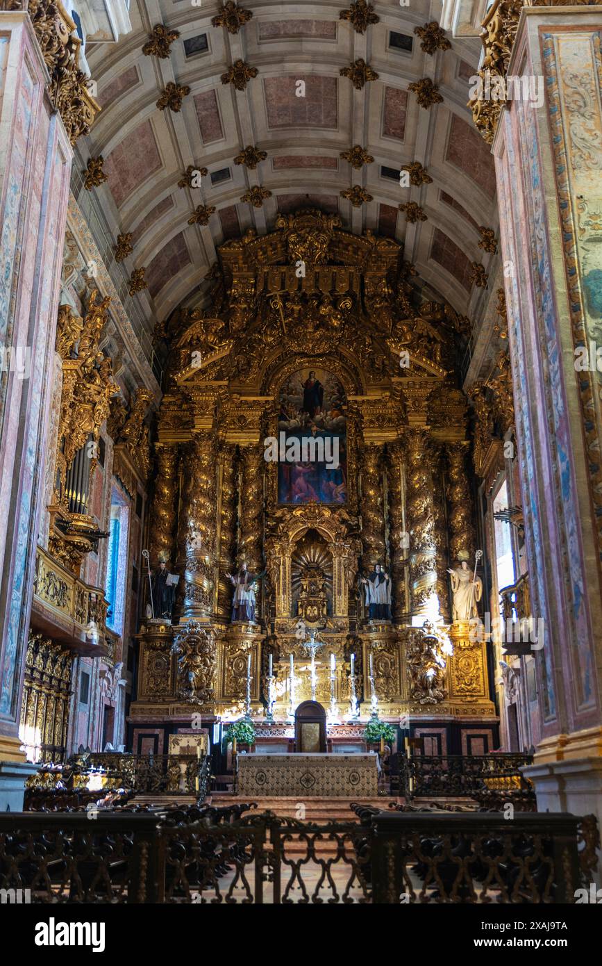 Altar of the Porto Cathedral, of Romanesque, Gothic and Baroque style ...