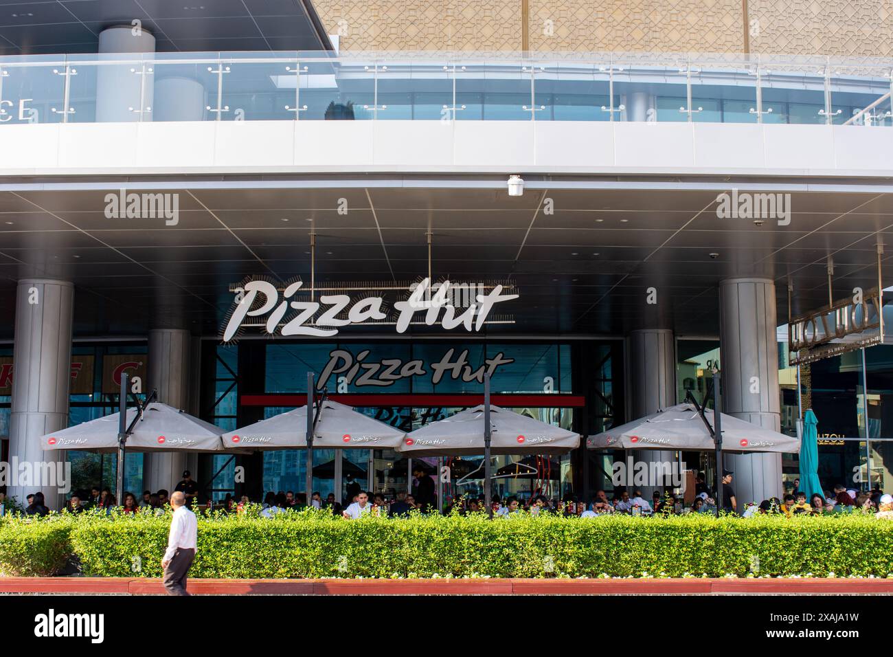 Pizza Hut Restaurant with Outdoor Seating in Dubai Mall Promenade, UAE ...