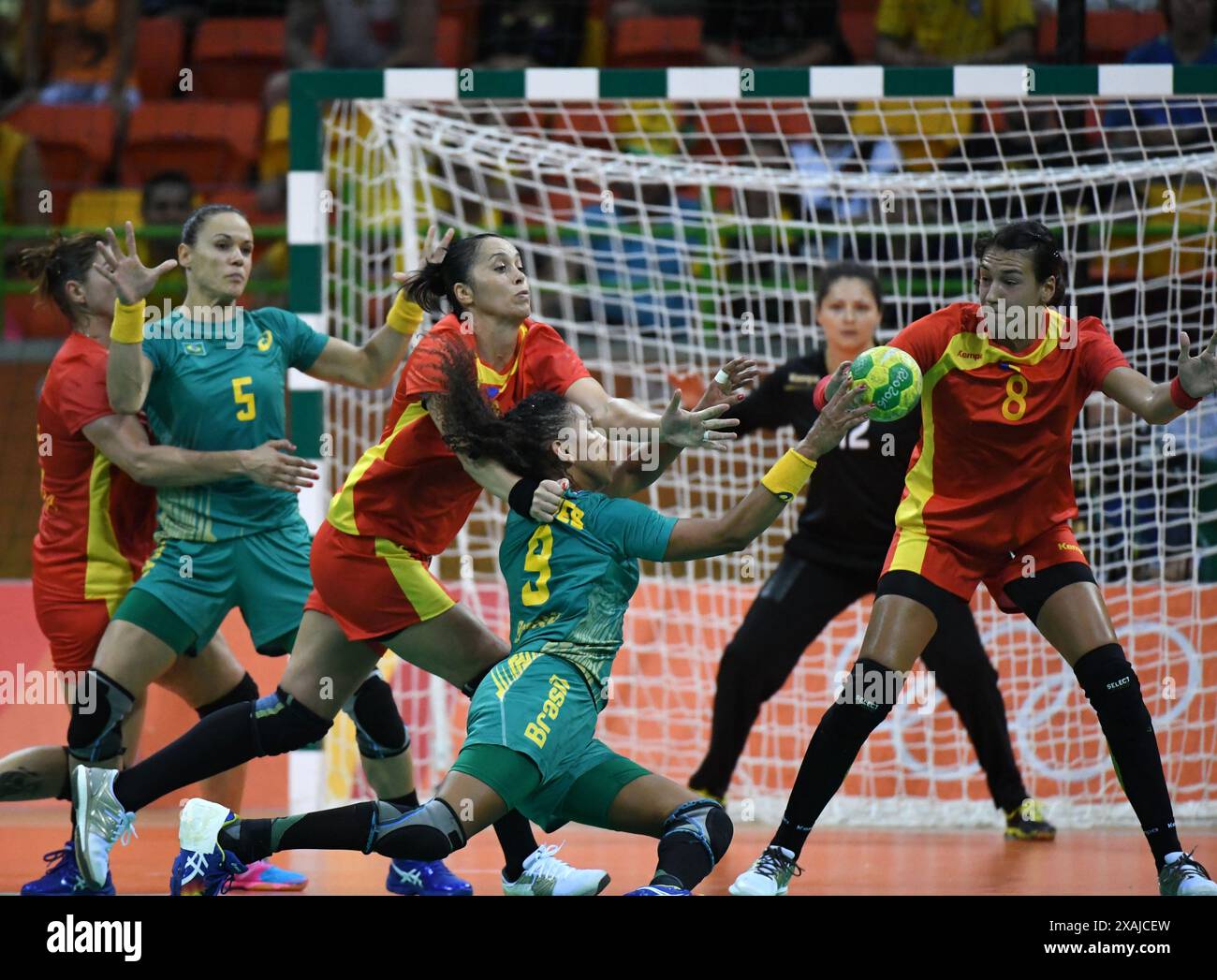 Handball olympic games tokyo hi-res stock photography and images - Alamy