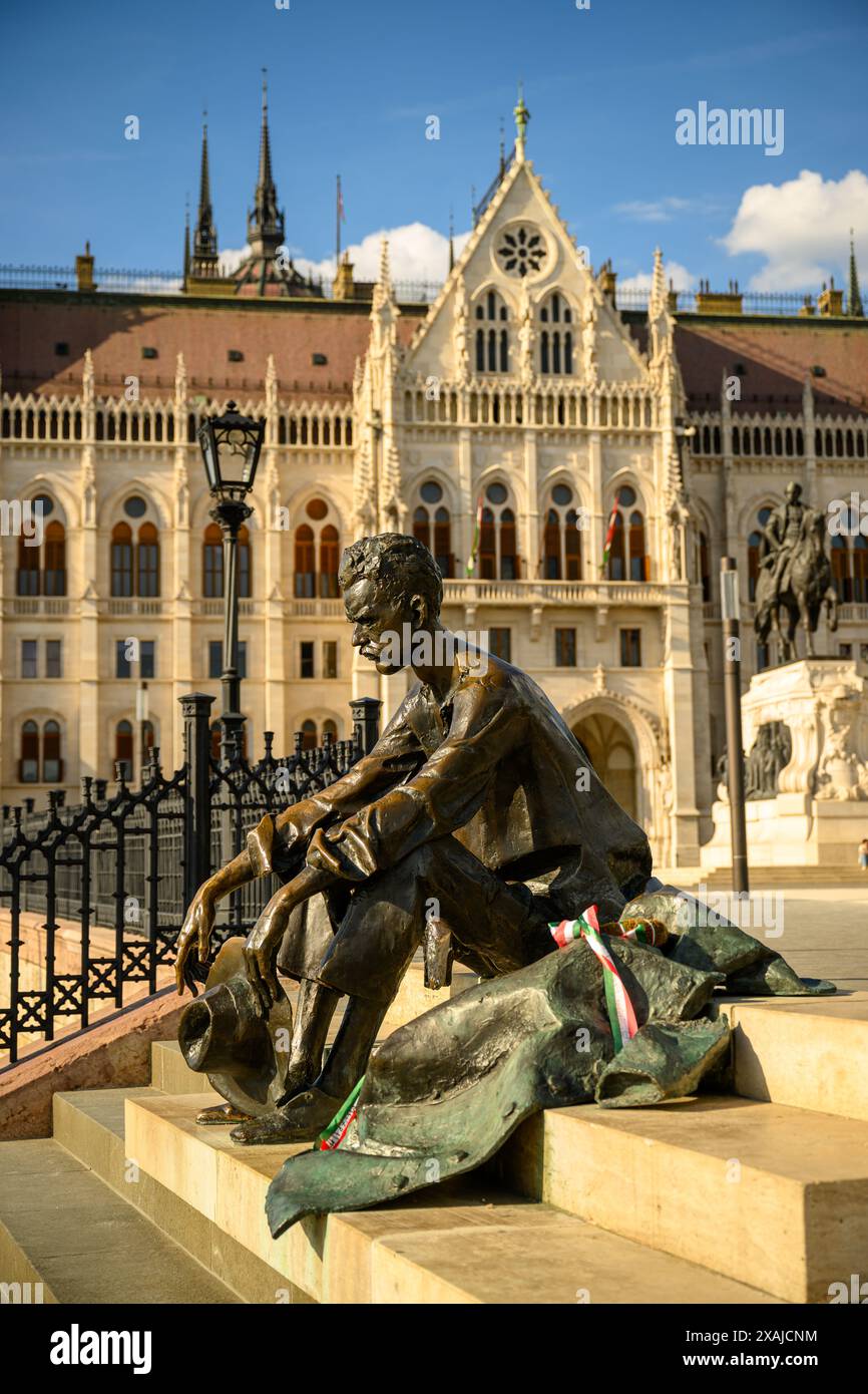 The Attila József Statue in front of the Hungarian Parliament Building ...