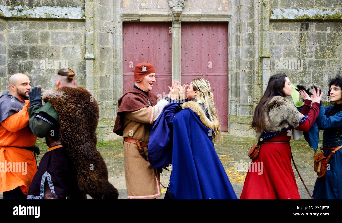 Colorful medieval costumes for women hi-res stock photography and ...