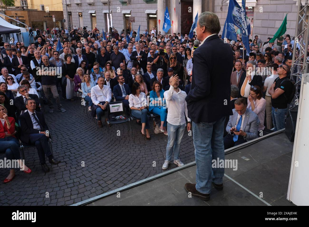 Carlo Calenda, closes the 2024 European election campaign in Naples ...