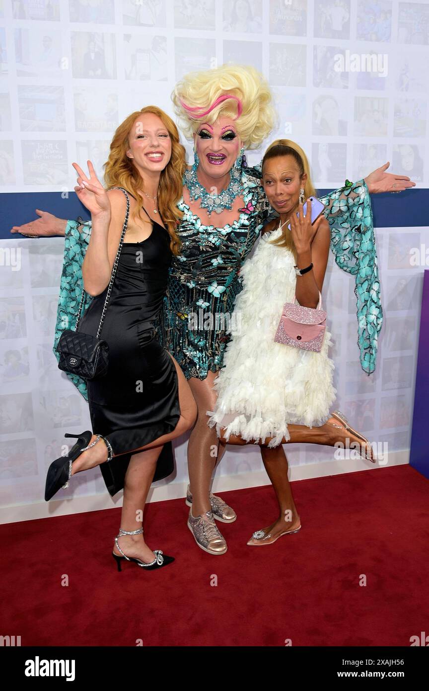 Anna Ermakova, Olivia Jones und Angela Ermakova bei der Bertelsmann ...