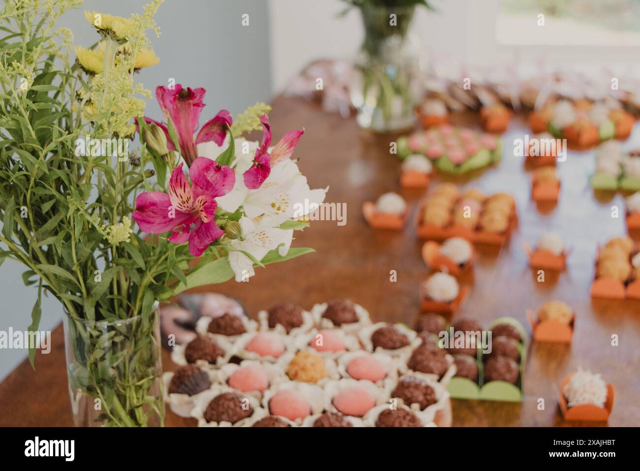 Sweets party celebration dessert hi-res stock photography and images ...