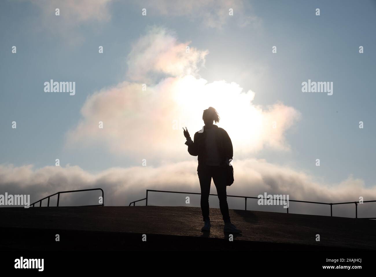 Peace sign silhouette hi-res stock photography and images - Alamy
