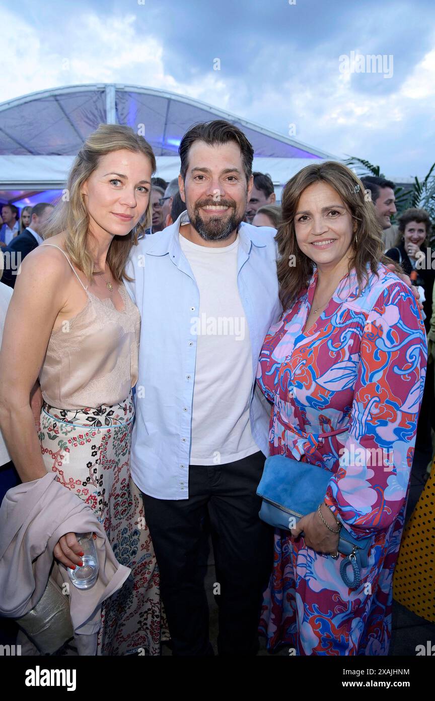 Jessica Ginkel, Daniel Fehlow und Rebecca Immanuel bei der Bertelsmann ...