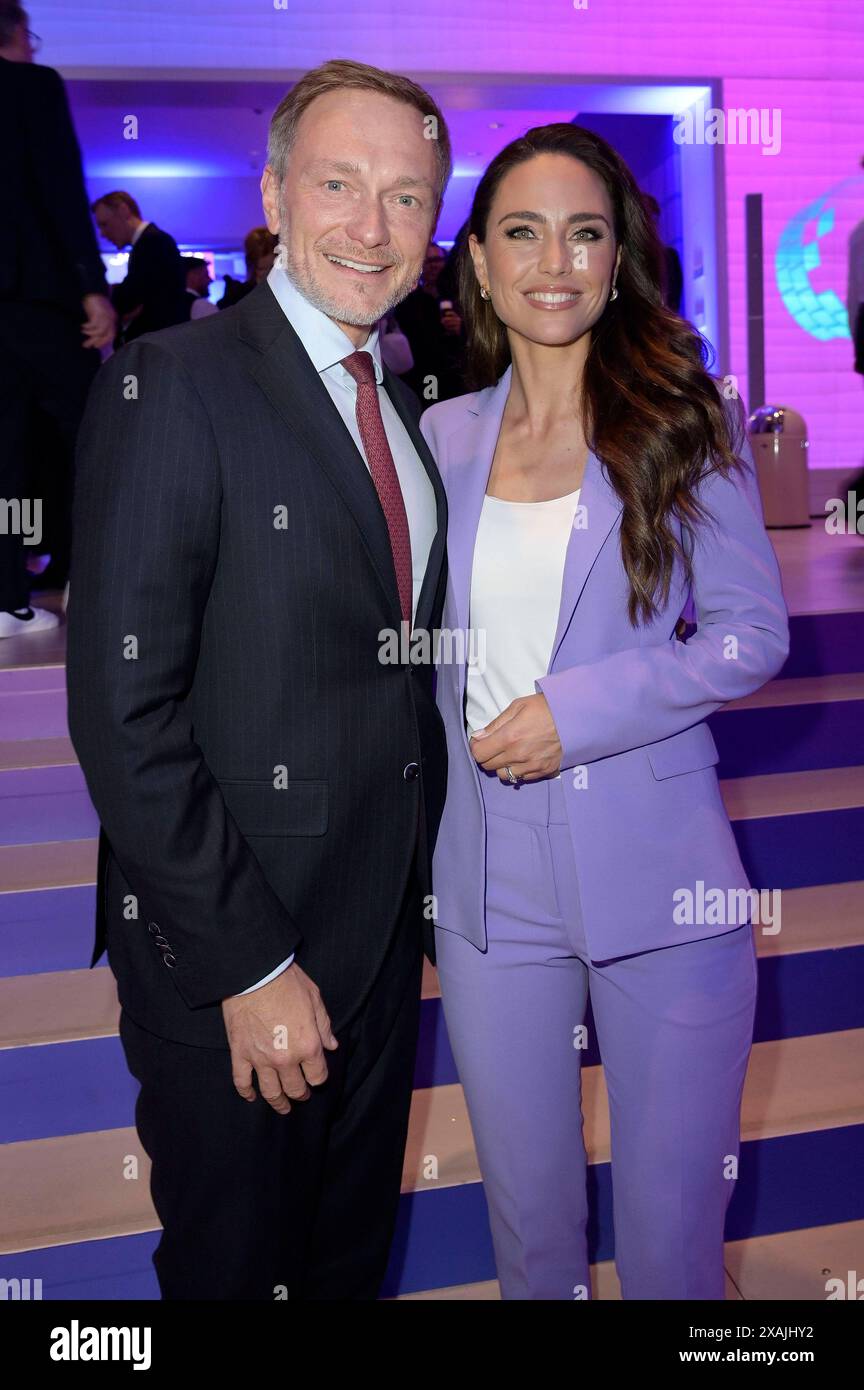 Christian Lindner mit Ehefrau Franca Lehfeldt bei der Bertelsmann Party ...