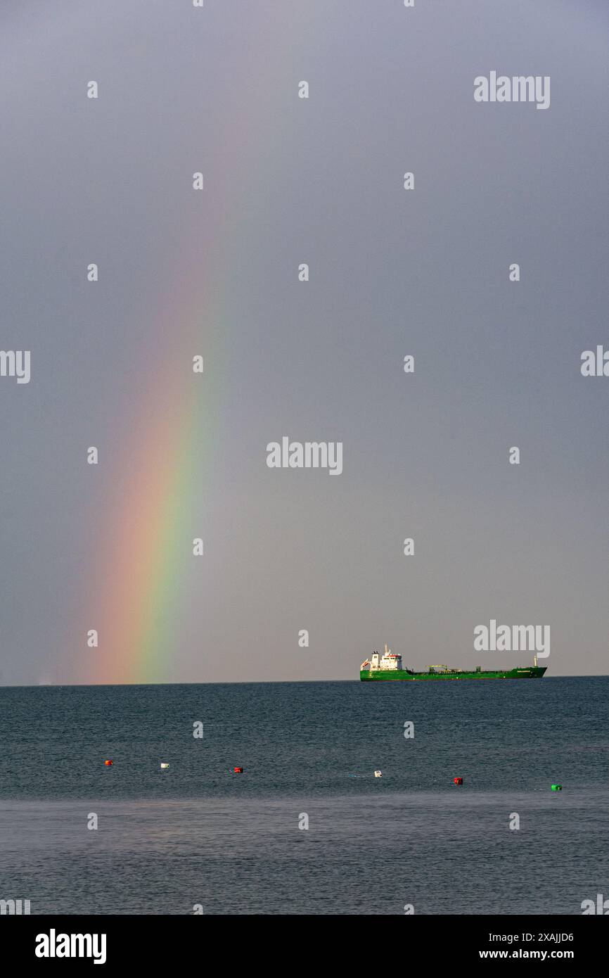 Transport ship container hi-res stock photography and images - Alamy