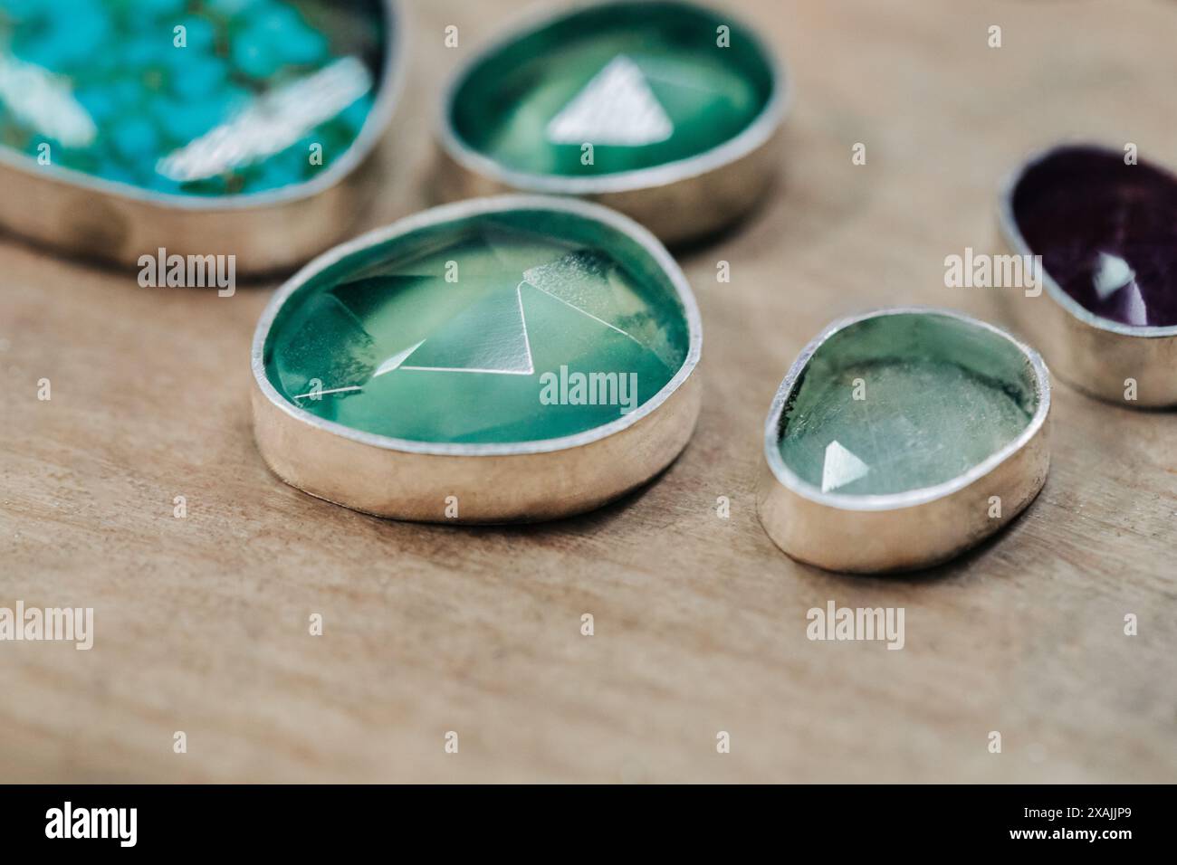 Metal bezels hi-res stock photography and images - Alamy