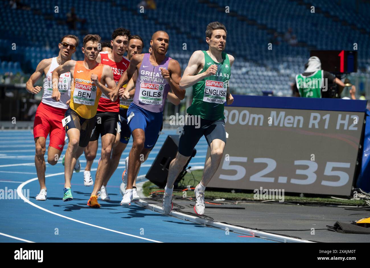 Mark English of Ireland and Elliot Giles of Great Britain competing in the men’s 800m at the ...