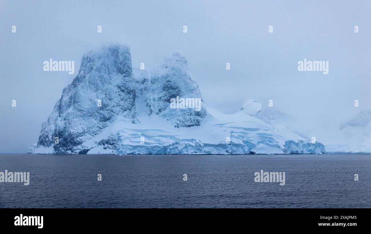 Lemaire canal antarctica hi-res stock photography and images - Alamy
