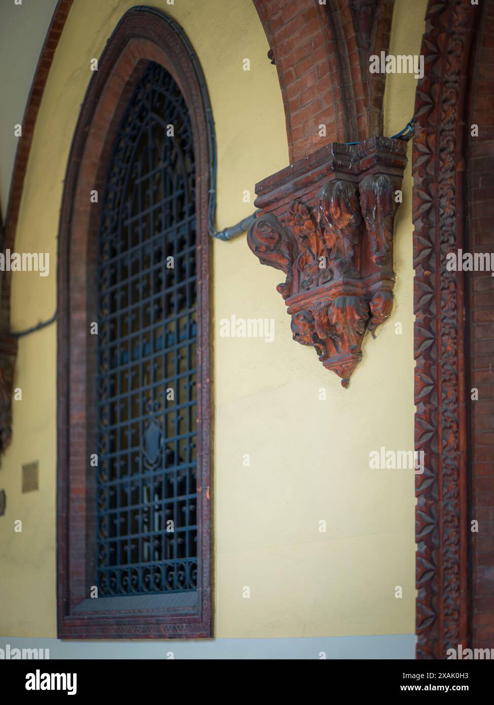 Bologna architecture detail hi-res stock photography and images - Alamy