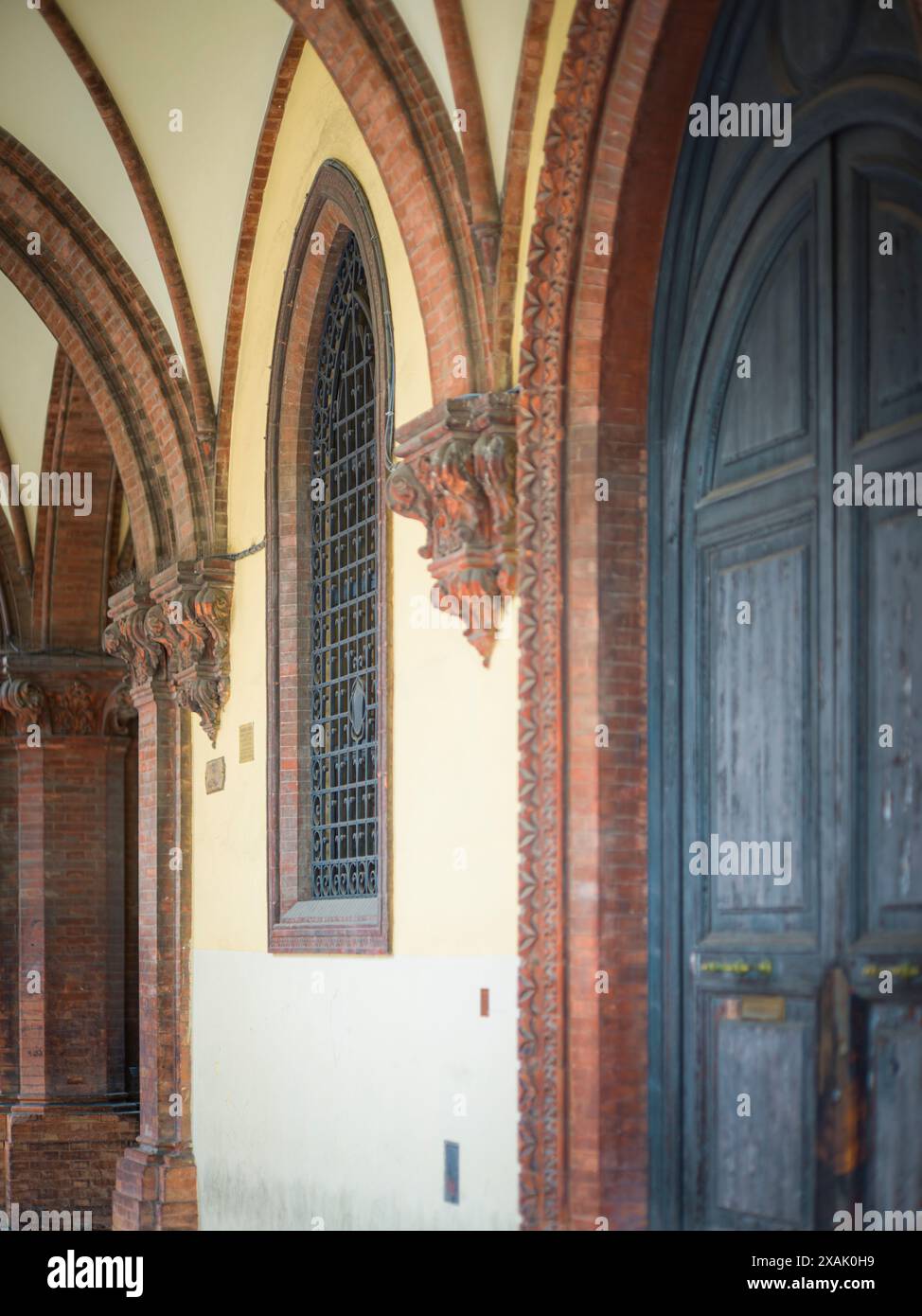 Bologna architecture detail hi-res stock photography and images - Alamy