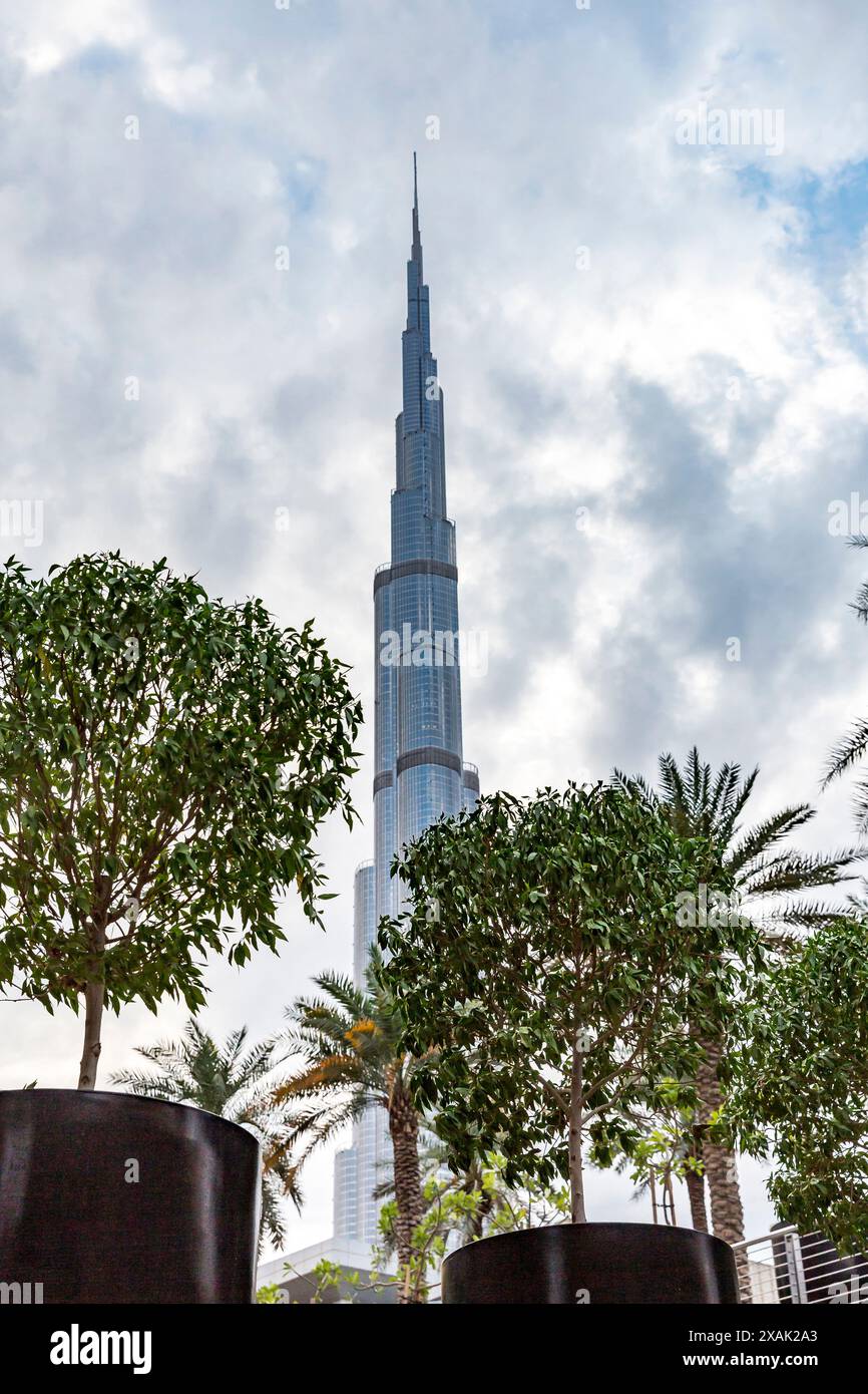 Burj Khalifa, tallest building in the world, 830 m, skyscraper, skyline, Dubai, United Arab ...
