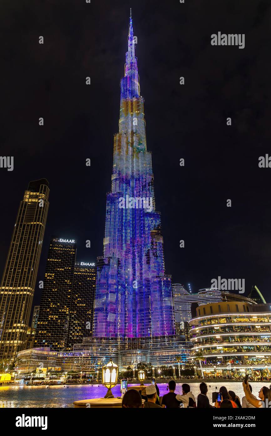 Light show, Burj Khalifa, tallest building in the world, 830 m ...