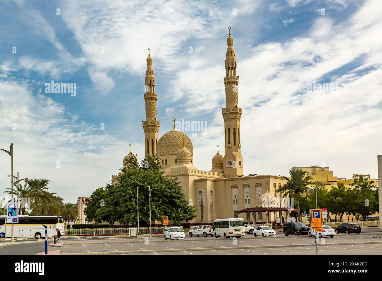 Jumeirah Mosque, Central Mosque, Jumeirah Masjid, Dubai, United Arab ...