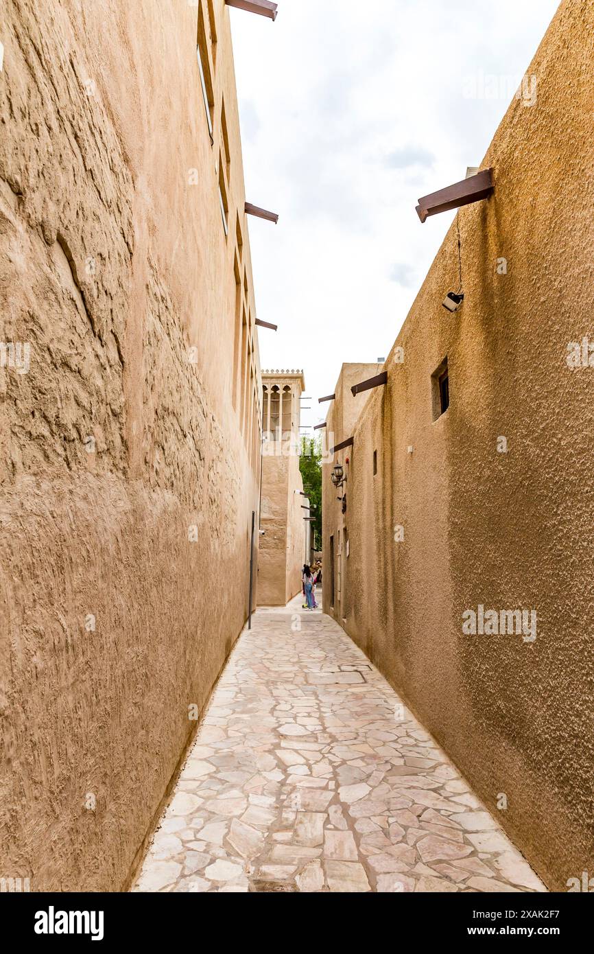 Narrow alley in the historic district, Al Fahidi Historical ...