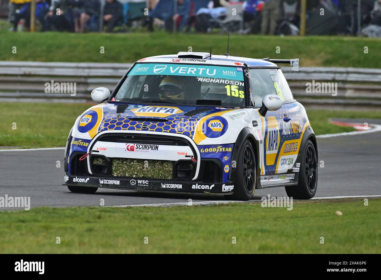 Mini challenge 2024 hi-res stock photography and images - Alamy