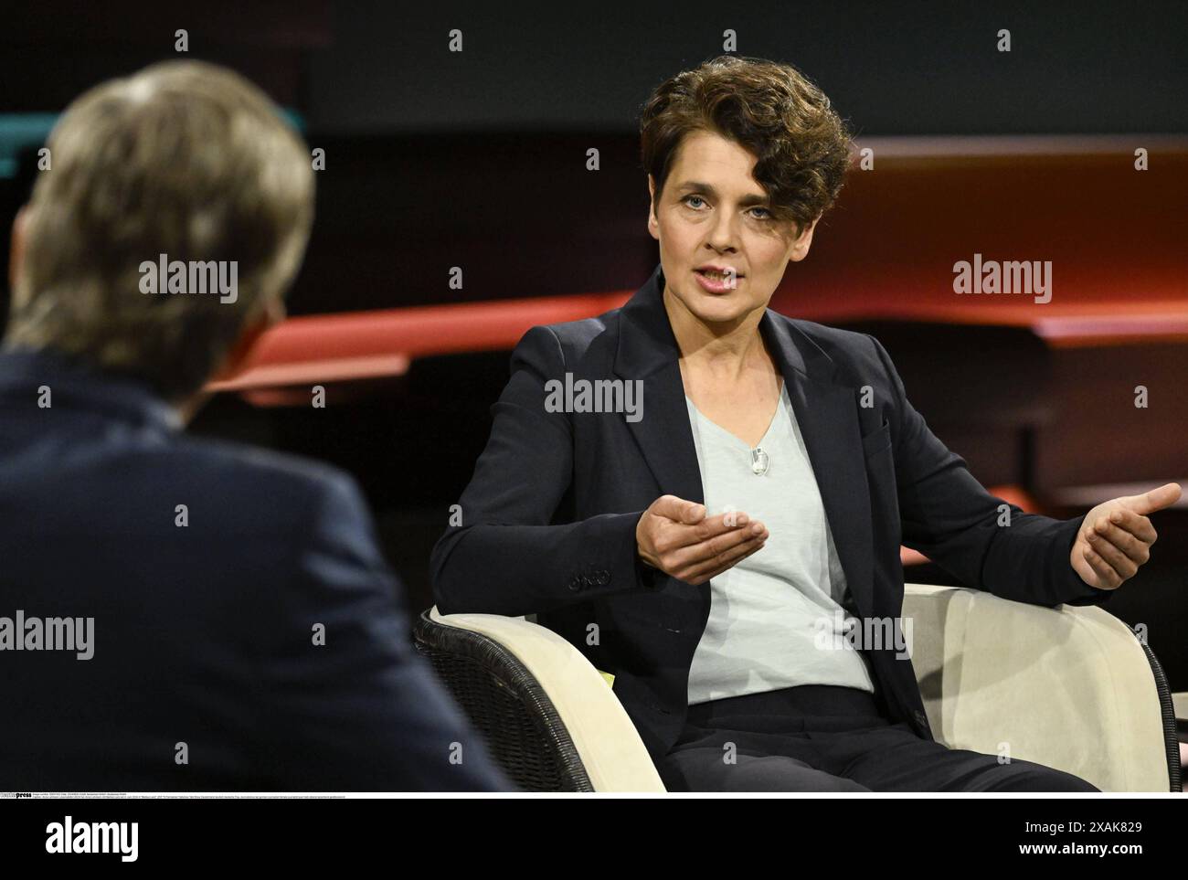 Anna Lehmann Journalistin 06/24 her Anna Lehmann mit Markus Lanz am 4. Juni 2024 in Markus Lanz ...