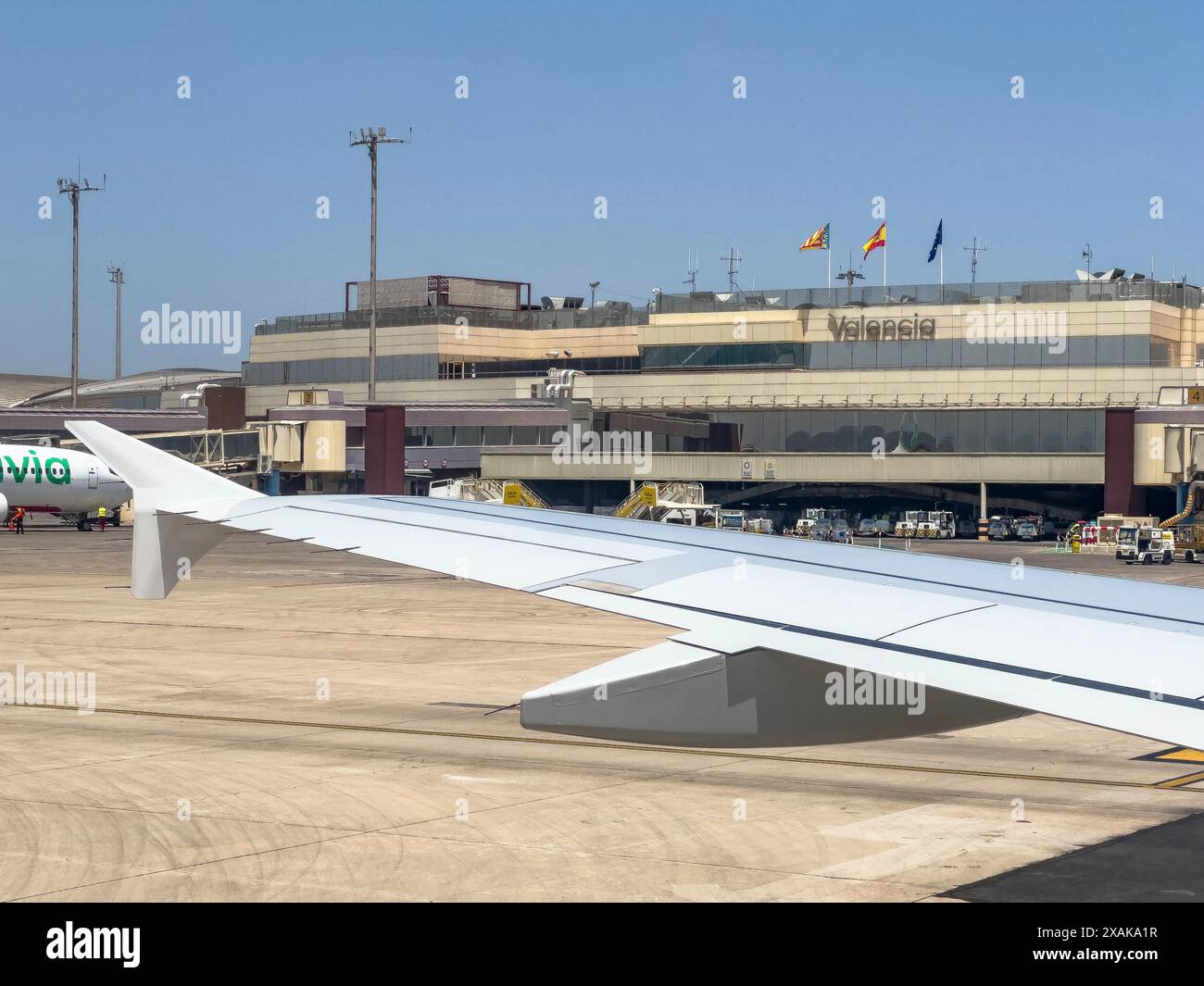 Valencia airport hi-res stock photography and images - Alamy
