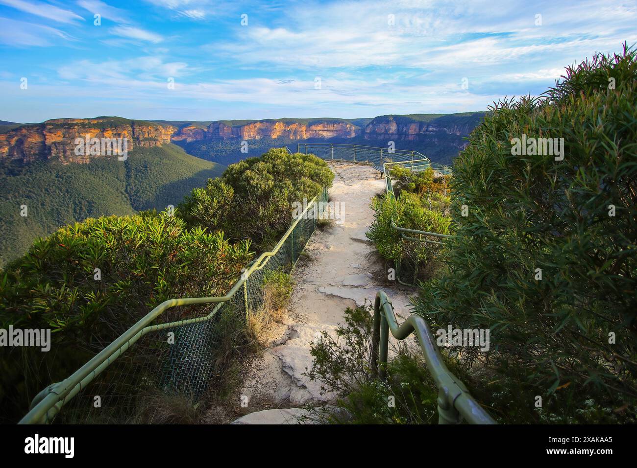 Observation platform at the end of Pulpit Rock Lookout trail in the ...