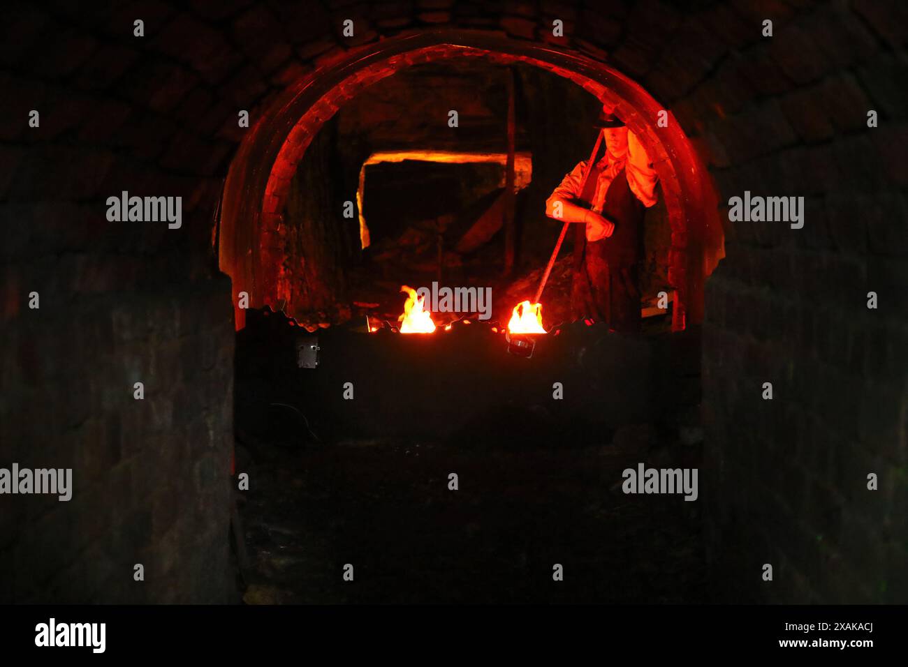 Exhibit of a miner in a kiln at the ancient Katoomba Coal Mine in the ...