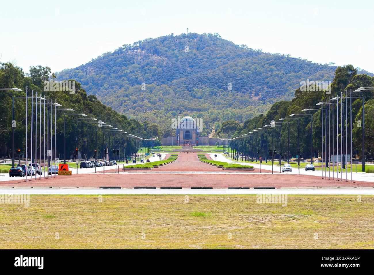 Anzac parade hi-res stock photography and images - Alamy