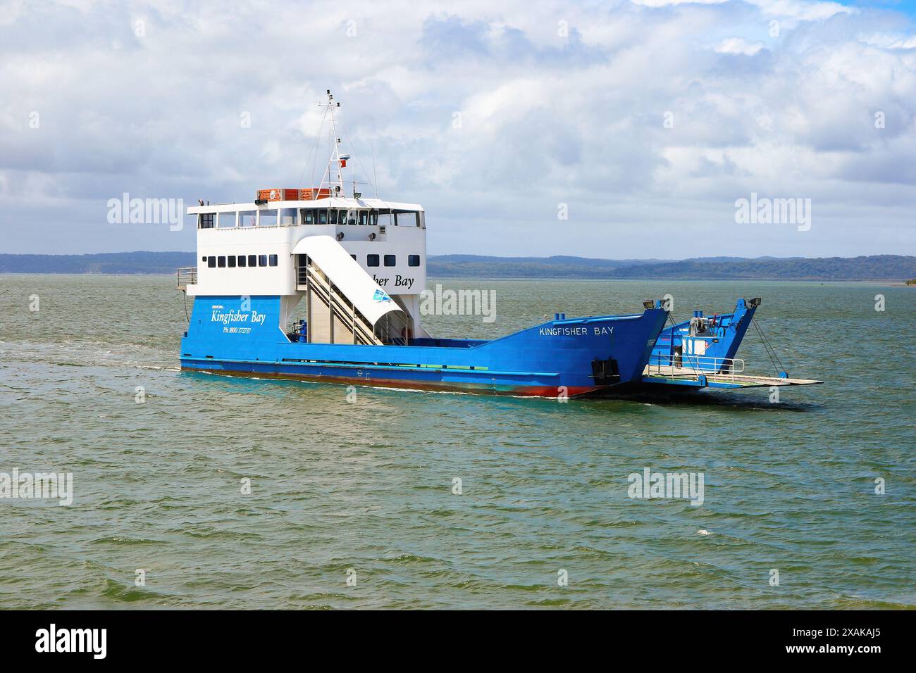 Car and passenger ferry of Kingfisher Bay, crossing from Bingham in ...