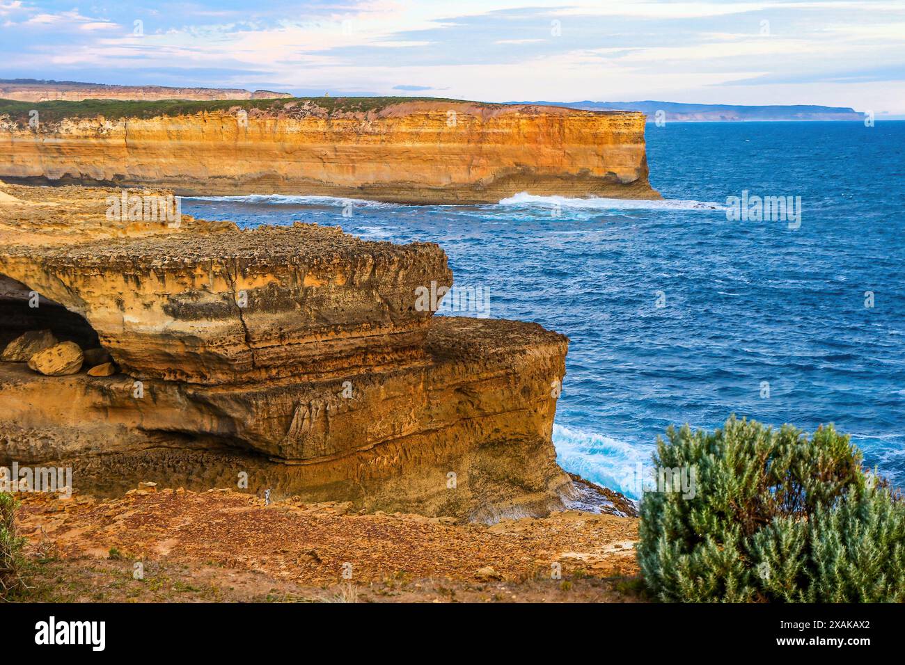 Sea cliff of Island Arch seen from the Loch Ard Gorge in the Twelve ...