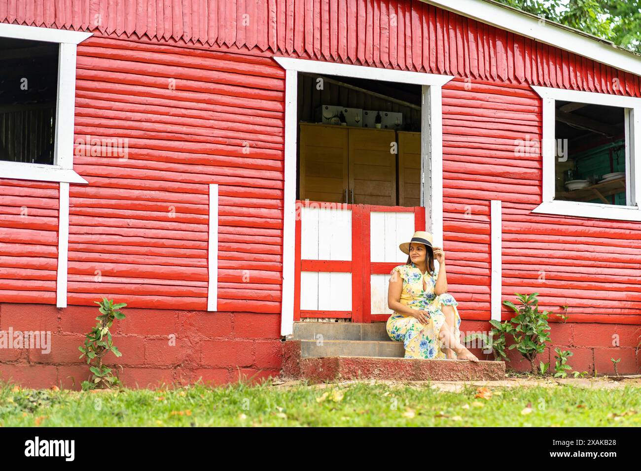 Pretty red caribbean woman front hi-res stock photography and images ...